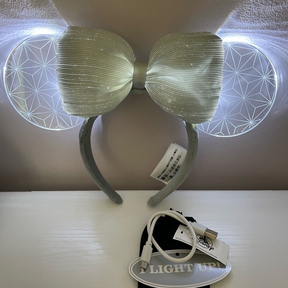 Disney | Accessories | Disney Epcot Spaceship Earth Light Up Mouse Ears ...